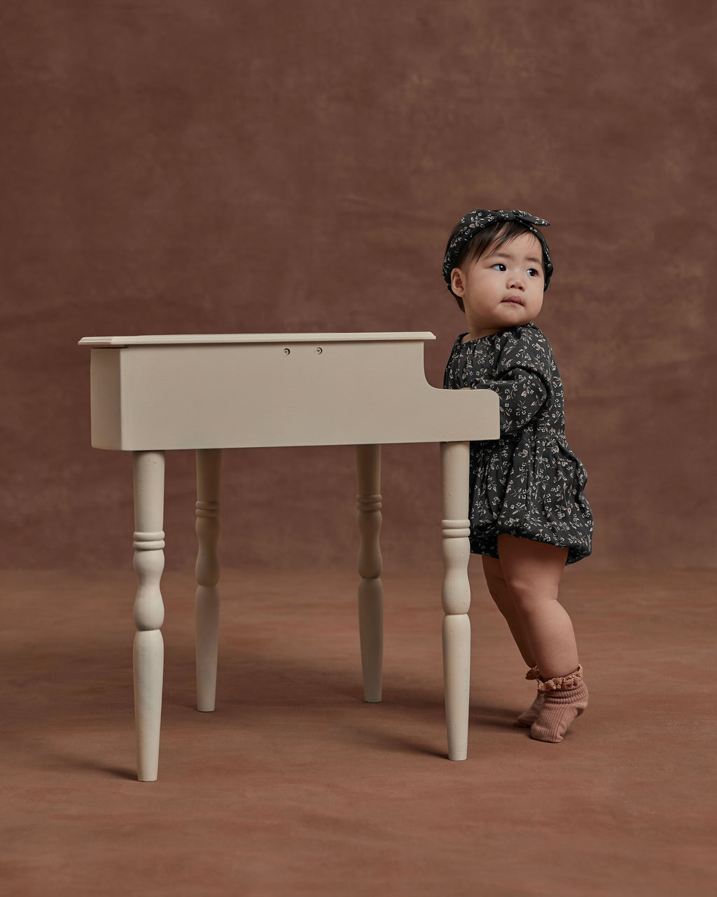 LONG SLEEVE BUBBLE ROMPER | DARK FLORAL – Barba & Roo